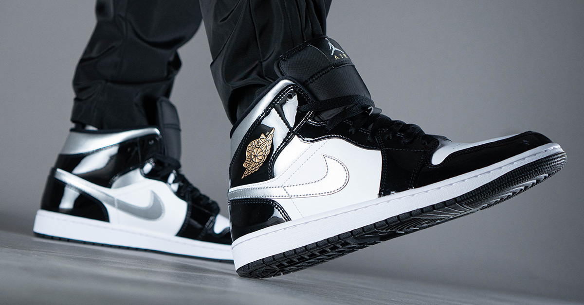 Jordan 1 mid black store